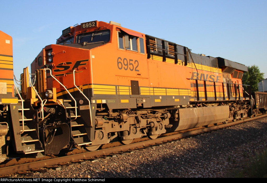 BNSF 6952